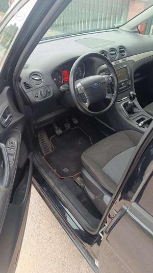 Black Ford Galaxy 2013 in Marijampole, with an engine capacity of 2.00 L and mileage of 243 thousand km for 5000 €, photo 9 on AUTOMOTO.COM.LV