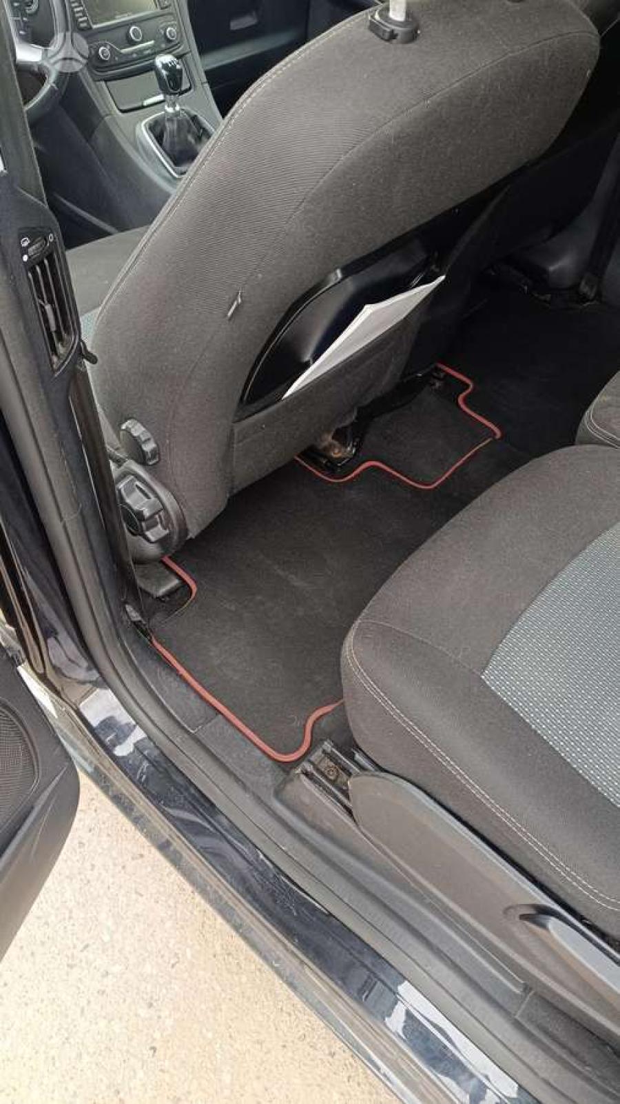 Black Ford Galaxy 2013 in Marijampole, with an engine capacity of 2.00 L and mileage of 243 thousand km for 5000 €, photo 10 on AUTOMOTO.COM.LV