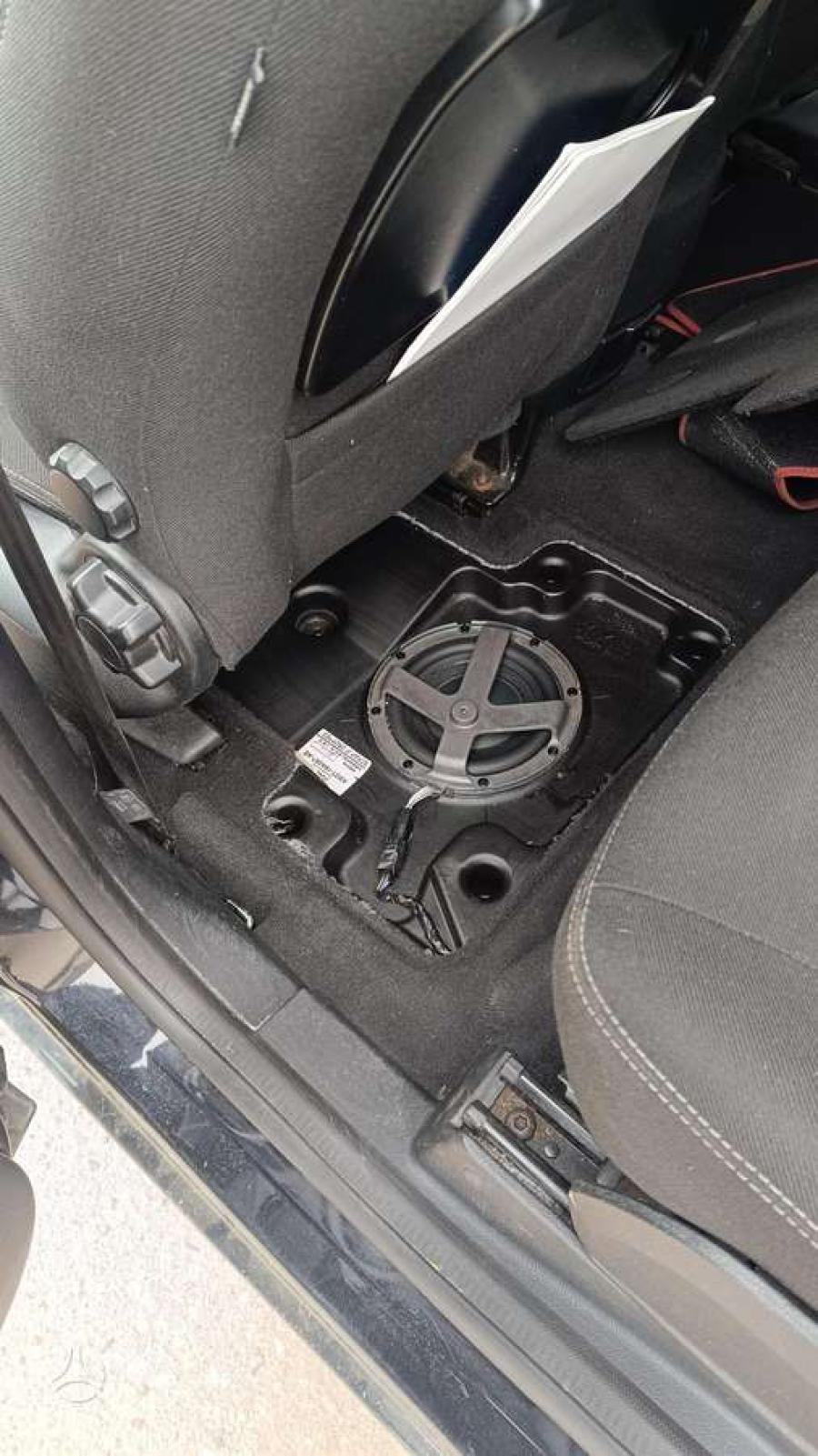 Black Ford Galaxy 2013 in Marijampole, with an engine capacity of 2.00 L and mileage of 243 thousand km for 5000 €, photo 11 on AUTOMOTO.COM.LV