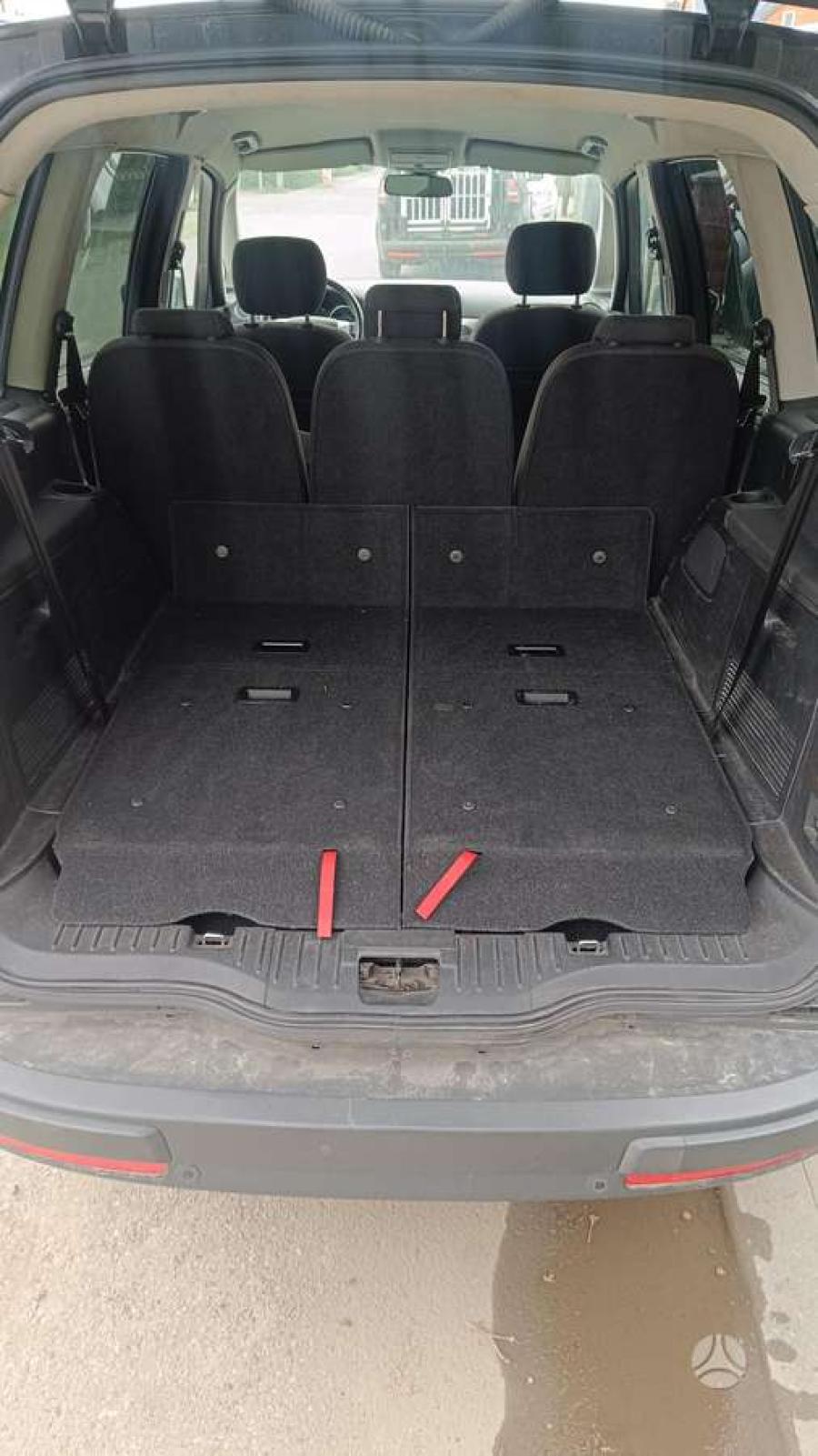 Black Ford Galaxy 2013 in Marijampole, with an engine capacity of 2.00 L and mileage of 243 thousand km for 5000 €, photo 12 on AUTOMOTO.COM.LV