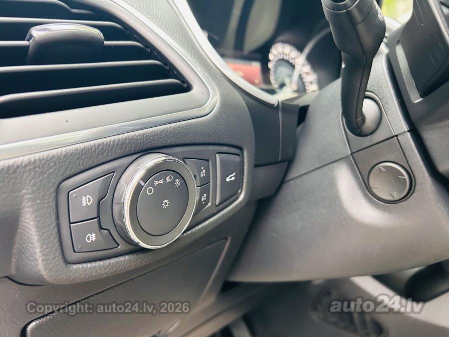 Melns Ford Galaxy 2016 Tallina, ar dzinēja tilpumu 2.00 L un nobraukumu 233 tūkst. km par 14950 €, foto 14 vietnē AUTOMOTO.COM.LV