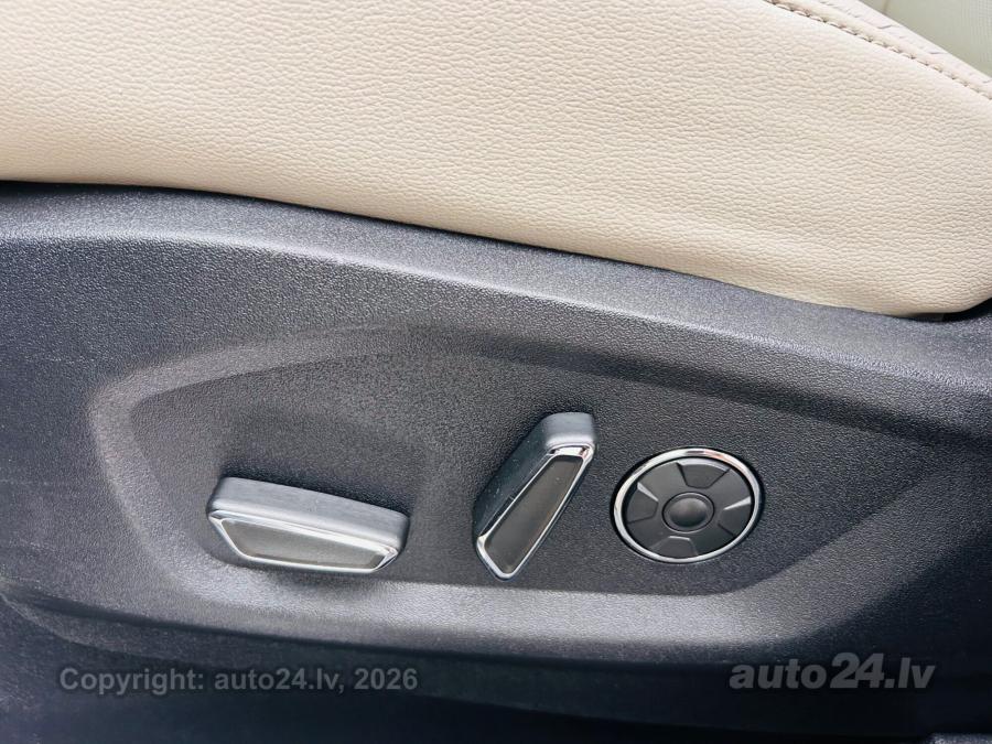 Melns Ford Galaxy 2016 Tallina, ar dzinēja tilpumu 2.00 L un nobraukumu 233 tūkst. km par 14950 €, foto 15 vietnē AUTOMOTO.COM.LV