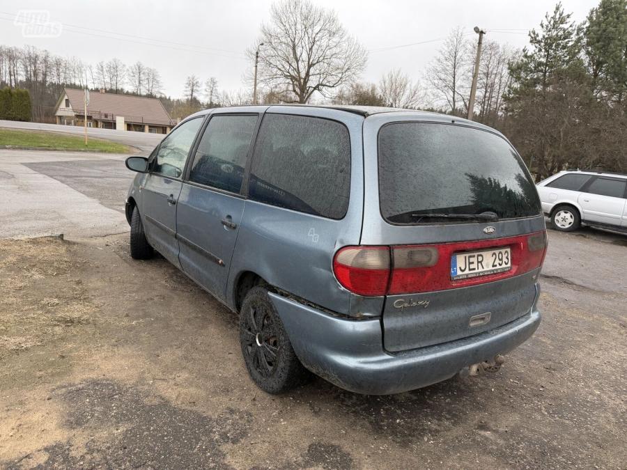 Zils Ford Galaxy 1999 Varėna, ar dzinēja tilpumu 1.90 L un nobraukumu 350 tūkst. km par 400 €, foto 5 vietnē AUTOMOTO.COM.LV