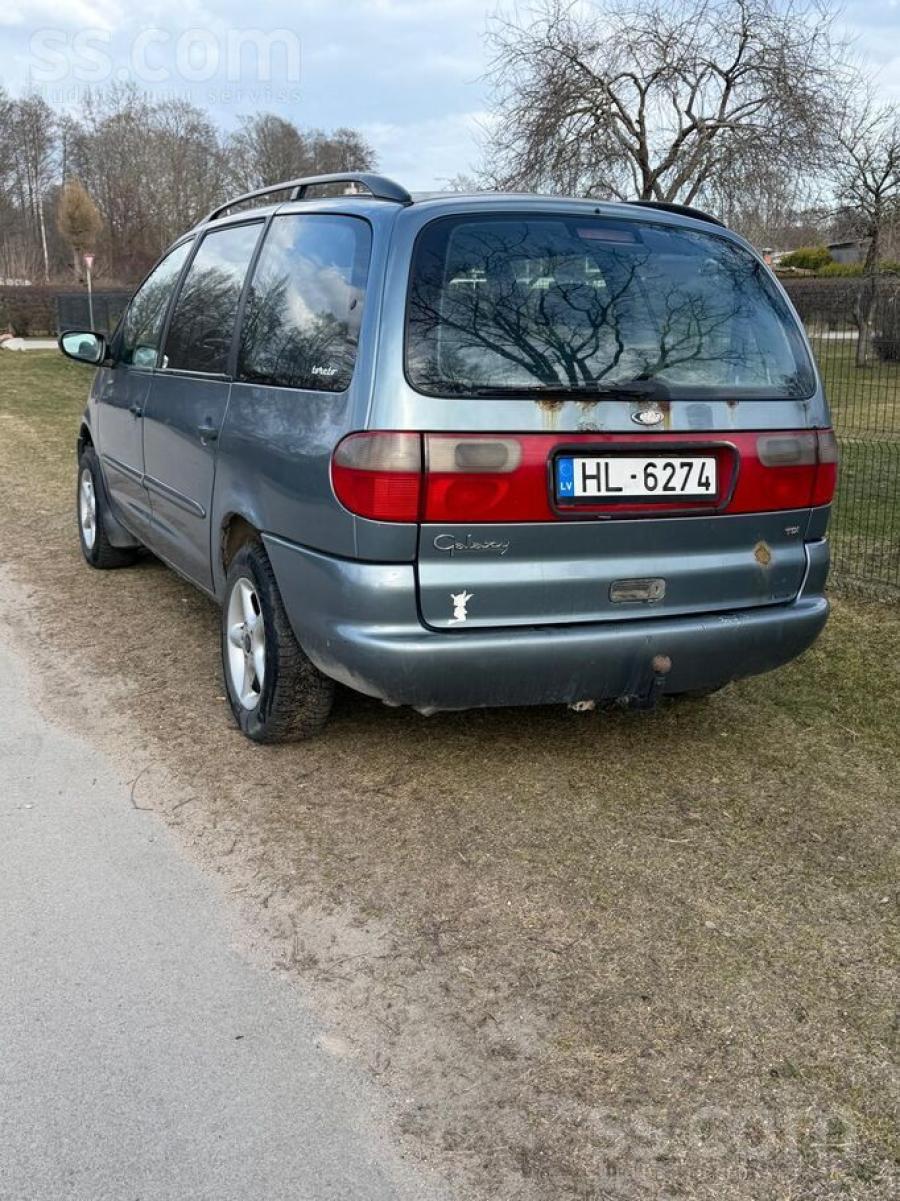 Blue Ford Galaxy 1999 in Tukums, with an engine capacity of 1.90 L and mileage of 529 thousand km for 550 €, photo 4 on AUTOMOTO.COM.LV