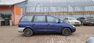 Blue Ford Galaxy 1999 in Valmiera, with an engine capacity of 1.90 L and mileage of 390 thousand km for 1000 €, photo 3 on AUTOMOTO.COM.LV