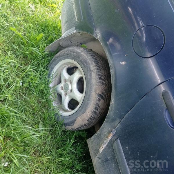 Blue Ford Galaxy 2001 in Preili, with an engine capacity of 2.00 L and mileage of 12 thousand km for 1000 €, photo 2 on AUTOMOTO.COM.LV