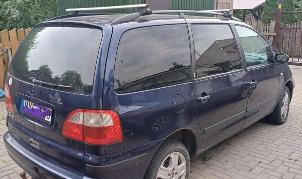 Blue Ford Galaxy 2001 in Vilnius, with an engine capacity of 2.30 L and mileage of 344 thousand km for 1350 €, photo 1 on AUTOMOTO.COM.LV