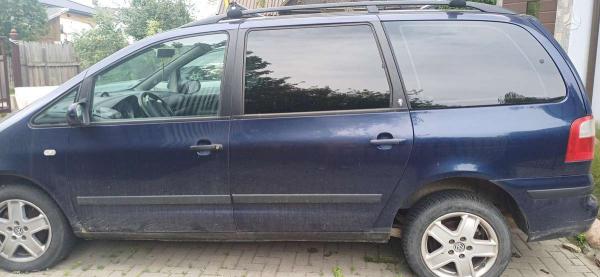 Blue Ford Galaxy 2001 in Vilnius, with an engine capacity of 2.30 L and mileage of 344 thousand km for 1350 €, photo 4 on AUTOMOTO.COM.LV