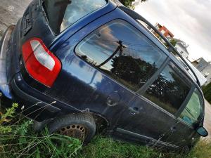 Zils Ford Galaxy 2001 Kauņa, ar dzinēja tilpumu 2.30 L un nobraukumu 377 tūkst. km par 430 €, foto 4 vietnē AUTOMOTO.COM.LV