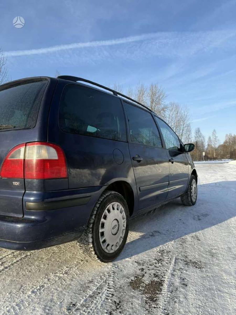 Blue Ford Galaxy 2002 in Rokiskis, with an engine capacity of 1.90 L and mileage of 325 thousand km for 1250 €, photo 6 on AUTOMOTO.COM.LV