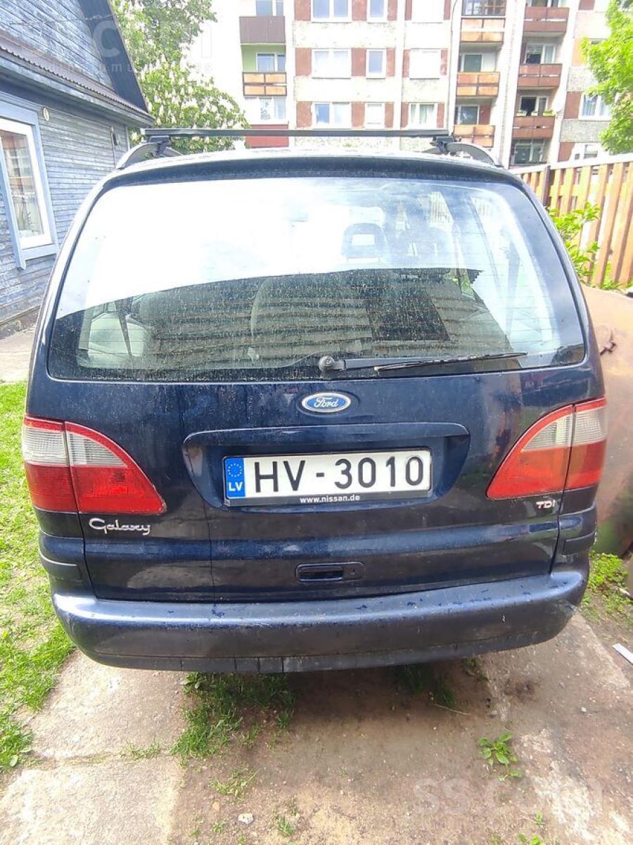 Zils Ford Galaxy 2002 Daugavpils, ar dzinēja tilpumu 1.90 L un nobraukumu 381 tūkst. km par 850 €, foto 4 vietnē AUTOMOTO.COM.LV