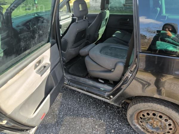 Blue Ford Galaxy 2002 in Limbazi, with an engine capacity of 1.90 L and mileage of 472 thousand km for 600 €, photo 6 on AUTOMOTO.COM.LV