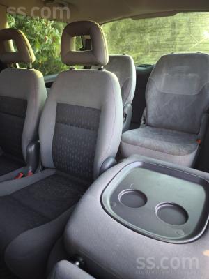 Blue Ford Galaxy 2003 in Jelgava, with an engine capacity of 1.90 L and mileage of 271 thousand km for 1000 €, photo 10 on AUTOMOTO.COM.LV