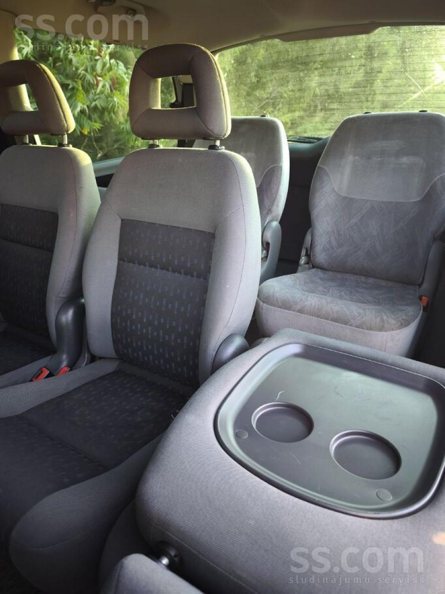 Blue Ford Galaxy 2003 in Jelgava, with an engine capacity of 1.90 L and mileage of 271 thousand km for 1000 €, photo 10 on AUTOMOTO.COM.LV
