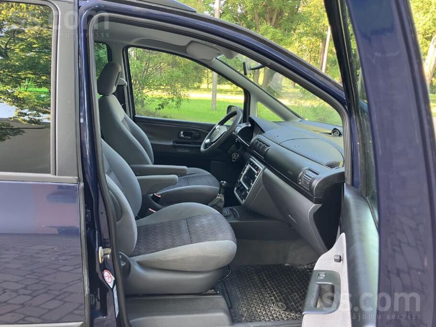 Zils Ford Galaxy 2003 Jelgava, ar dzinēja tilpumu 1.90 L un nobraukumu 271 tūkst. km par 1850 €, foto 15 vietnē AUTOMOTO.COM.LV