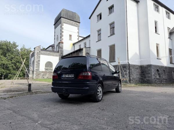 Ford Galaxy 2004 in Gulbene on AUTOMOTO.COM.LV Blue Ford Galaxy 2004 in Gulbene, with an engine capacity of 1.90 L and mileage of 281 thousand km for 1490 €, photo 5 on AUTOMOTO.COM.LV