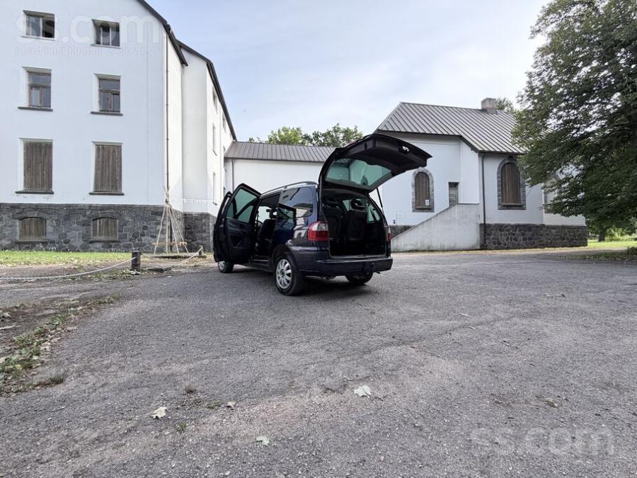 Blue Ford Galaxy 2004 in Gulbene, with an engine capacity of 1.90 L and mileage of 281 thousand km for 1490 €, photo 7 on AUTOMOTO.COM.LV