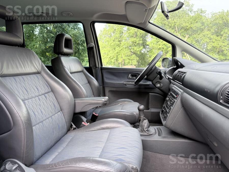 Blue Ford Galaxy 2004 in Gulbene, with an engine capacity of 1.90 L and mileage of 281 thousand km for 1490 €, photo 8 on AUTOMOTO.COM.LV