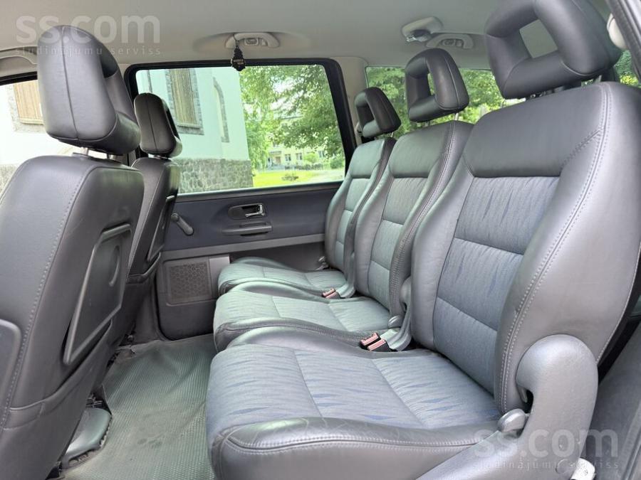 Blue Ford Galaxy 2004 in Gulbene, with an engine capacity of 1.90 L and mileage of 281 thousand km for 1490 €, photo 12 on AUTOMOTO.COM.LV