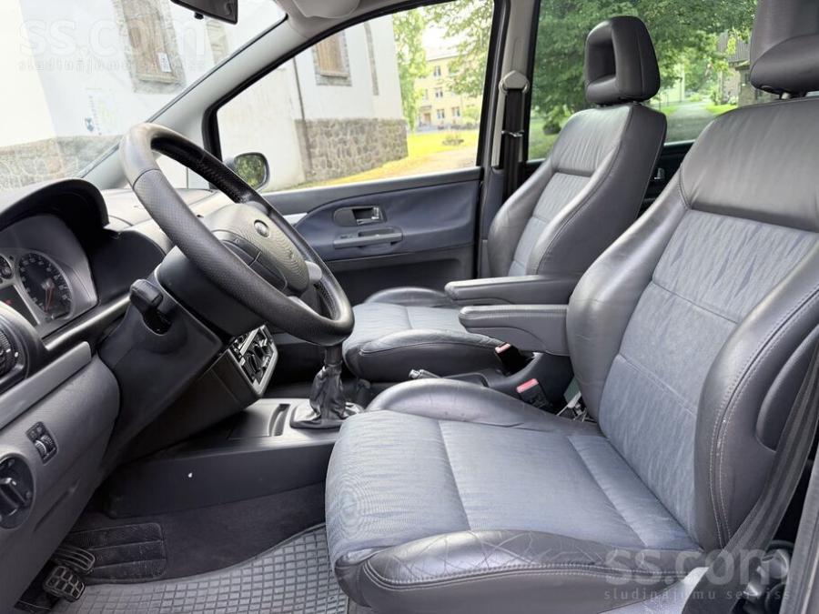 Blue Ford Galaxy 2004 in Gulbene, with an engine capacity of 1.90 L and mileage of 281 thousand km for 1490 €, photo 13 on AUTOMOTO.COM.LV