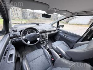 Blue Ford Galaxy 2004 in Gulbene, with an engine capacity of 1.90 L and mileage of 281 thousand km for 1490 €, photo 14 on AUTOMOTO.COM.LV