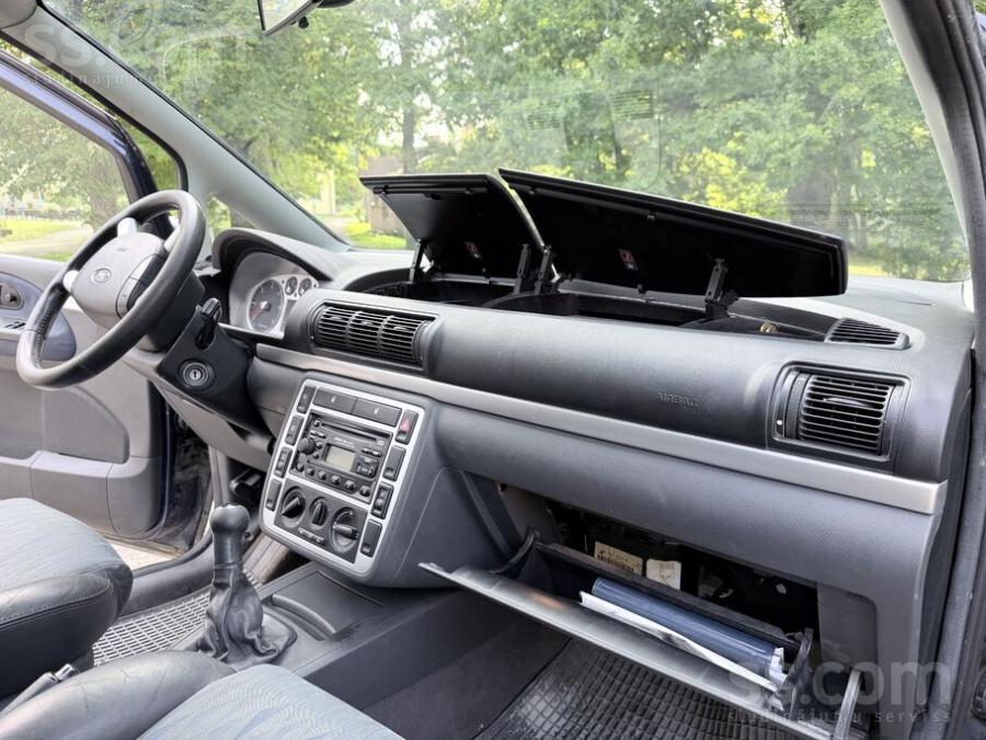 Blue Ford Galaxy 2004 in Gulbene, with an engine capacity of 1.90 L and mileage of 281 thousand km for 1490 €, photo 17 on AUTOMOTO.COM.LV