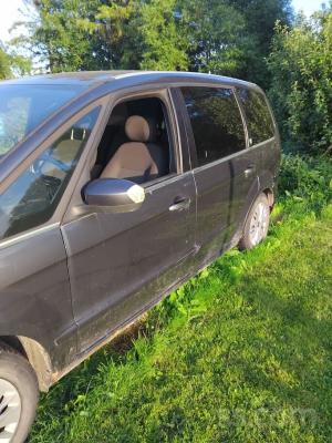 Zils Ford Galaxy 2006 Bauska, ar dzinēja tilpumu 1.70 L un nobraukumu 333 tūkst. km par 1200 €, foto 5 vietnē AUTOMOTO.COM.LV