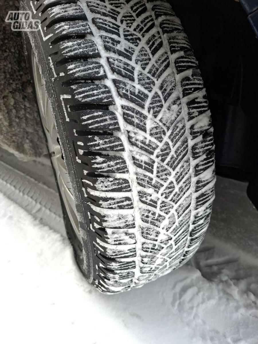 Blue Ford Galaxy 2007 in Vilnius, with an engine capacity of 2.00 L and mileage of 268 thousand km for 3650 €, photo 12 on AUTOMOTO.COM.LV