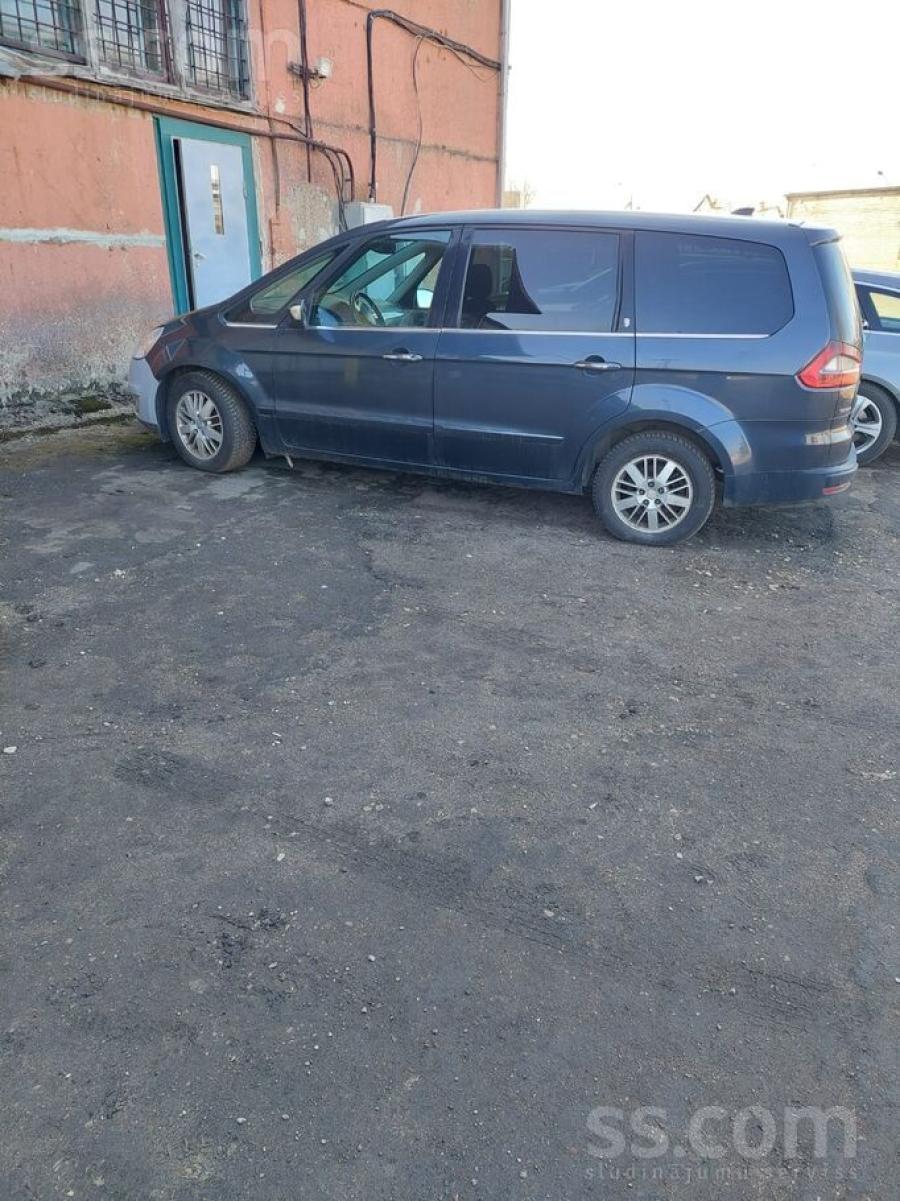 Blue Ford Galaxy 2007 in Riga, with an engine capacity of 1.80 L and mileage of 250 thousand km for 500 €, photo 1 on AUTOMOTO.COM.LV