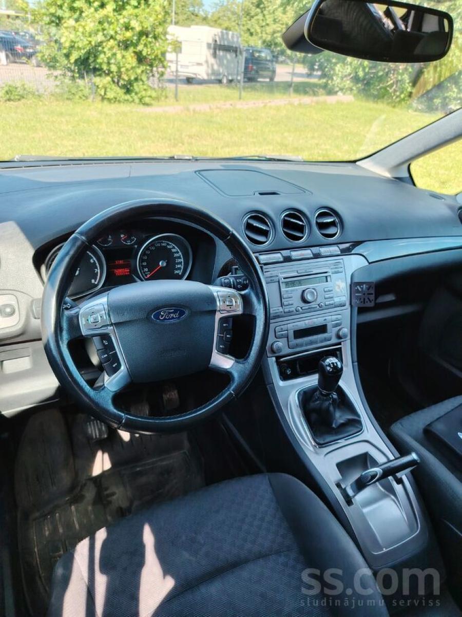 Zils Ford Galaxy 2007 Ventspils, ar dzinēja tilpumu 2.00 L un nobraukumu 255 tūkst. km par 1300 €, foto 15 vietnē AUTOMOTO.COM.LV