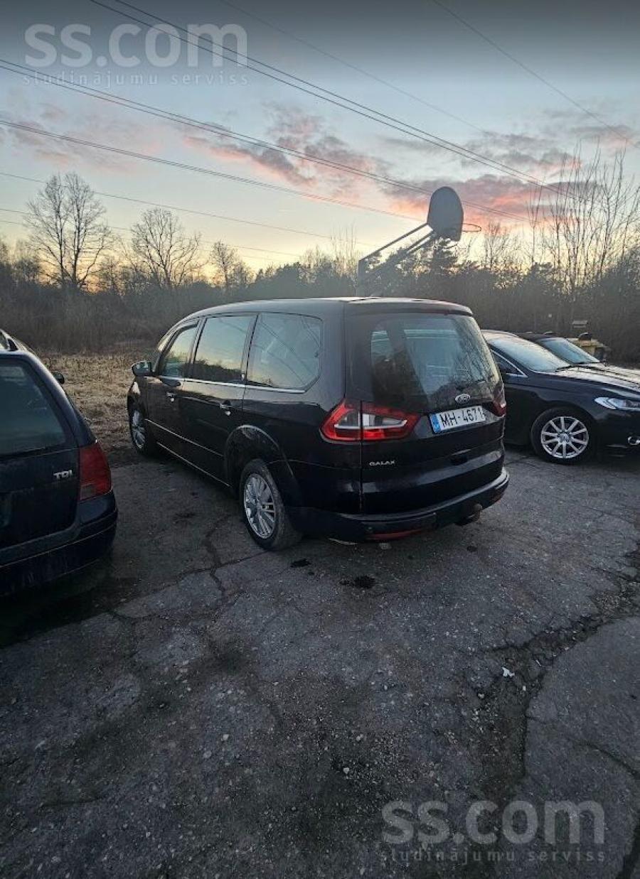 Zils Ford Galaxy 2007 Rīga, ar dzinēja tilpumu 2.00 L un nobraukumu 305 tūkst. km par 1250 €, foto 3 vietnē AUTOMOTO.COM.LV