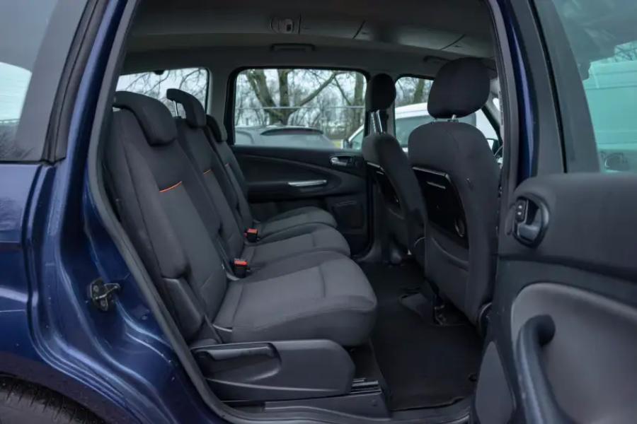 Blue Ford Galaxy 2007 in Liepaja, with an engine capacity of 2.00 L and mileage of 259 thousand km for 4850 €, photo 14 on AUTOMOTO.COM.LV