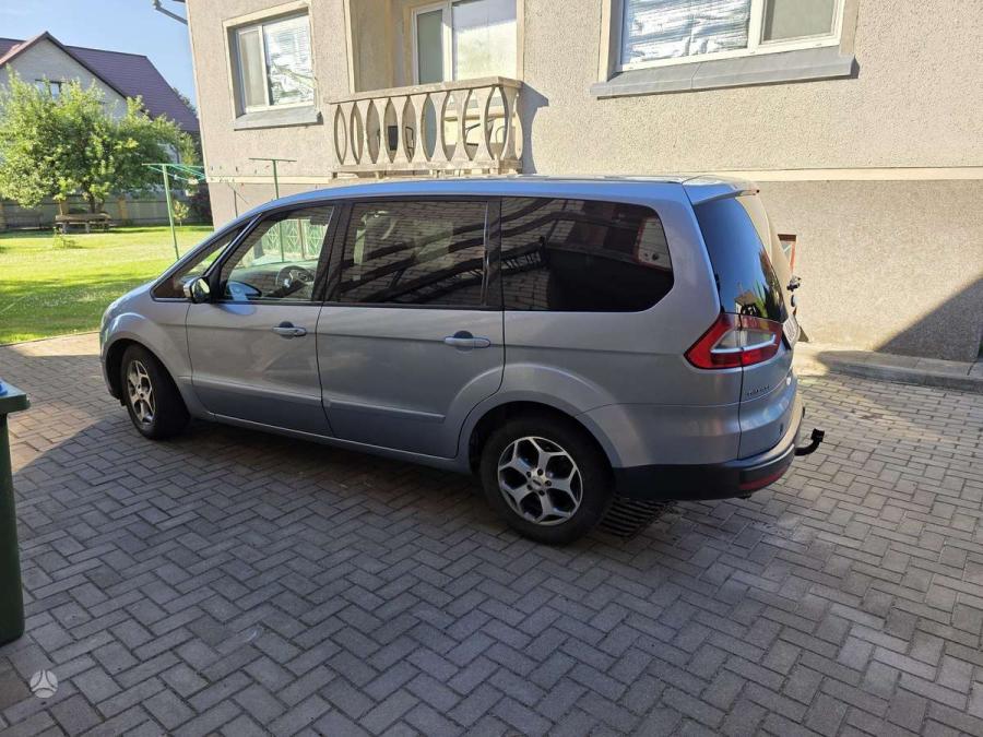 Zils Ford Galaxy 2007 Raseiniai, ar dzinēja tilpumu 2.00 L un nobraukumu 401 tūkst. km par 2500 €, foto 4 vietnē AUTOMOTO.COM.LV