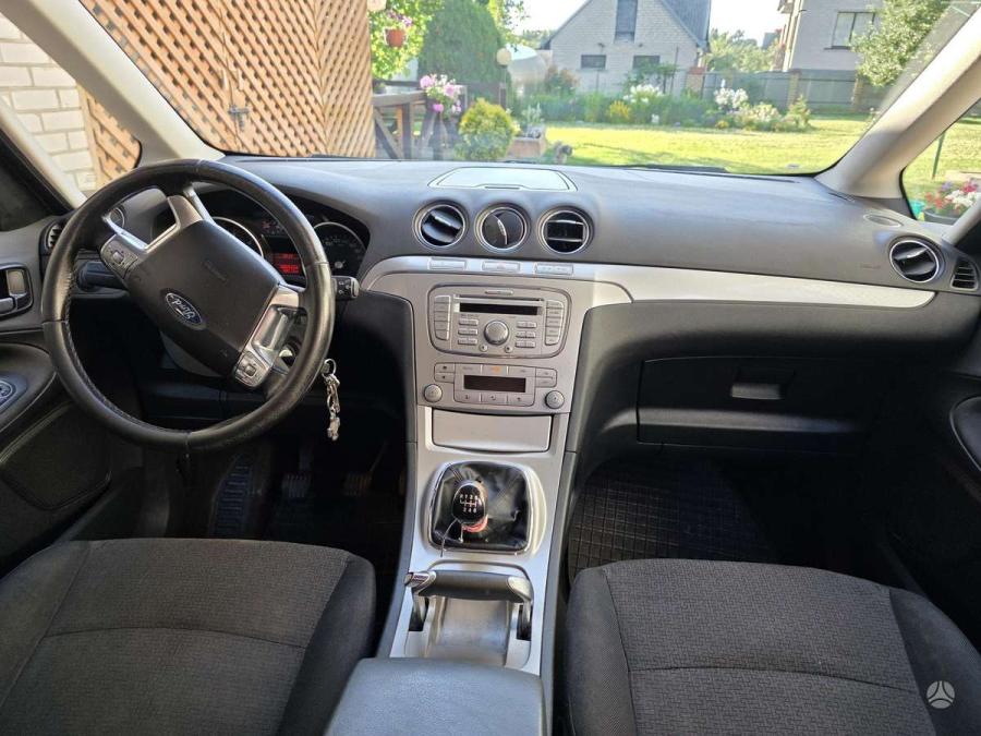 Zils Ford Galaxy 2007 Raseiniai, ar dzinēja tilpumu 2.00 L un nobraukumu 401 tūkst. km par 2500 €, foto 10 vietnē AUTOMOTO.COM.LV