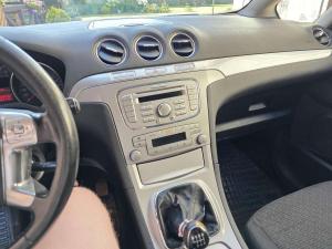 Zils Ford Galaxy 2007 Raseiniai, ar dzinēja tilpumu 2.00 L un nobraukumu 401 tūkst. km par 2500 €, foto 13 vietnē AUTOMOTO.COM.LV