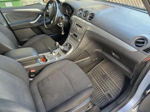 Zils Ford Galaxy 2007 Raseiniai, ar dzinēja tilpumu 2.00 L un nobraukumu 401 tūkst. km par 2500 €, foto 14 vietnē AUTOMOTO.COM.LV
