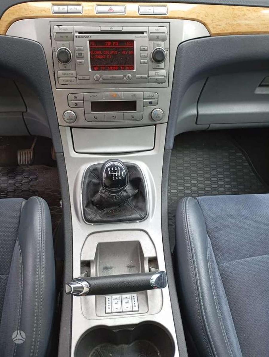 Zils Ford Galaxy 2007 Vilkaviškis, ar dzinēja tilpumu 2.00 L un nobraukumu 330 tūkst. km par 2600 €, foto 9 vietnē AUTOMOTO.COM.LV
