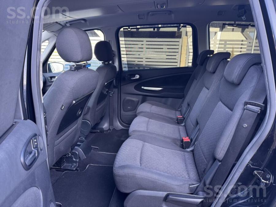 Blue Ford Galaxy 2008 in Jelgava, with an engine capacity of 2.00 L and mileage of 281 thousand km for 4700 €, photo 11 on AUTOMOTO.COM.LV