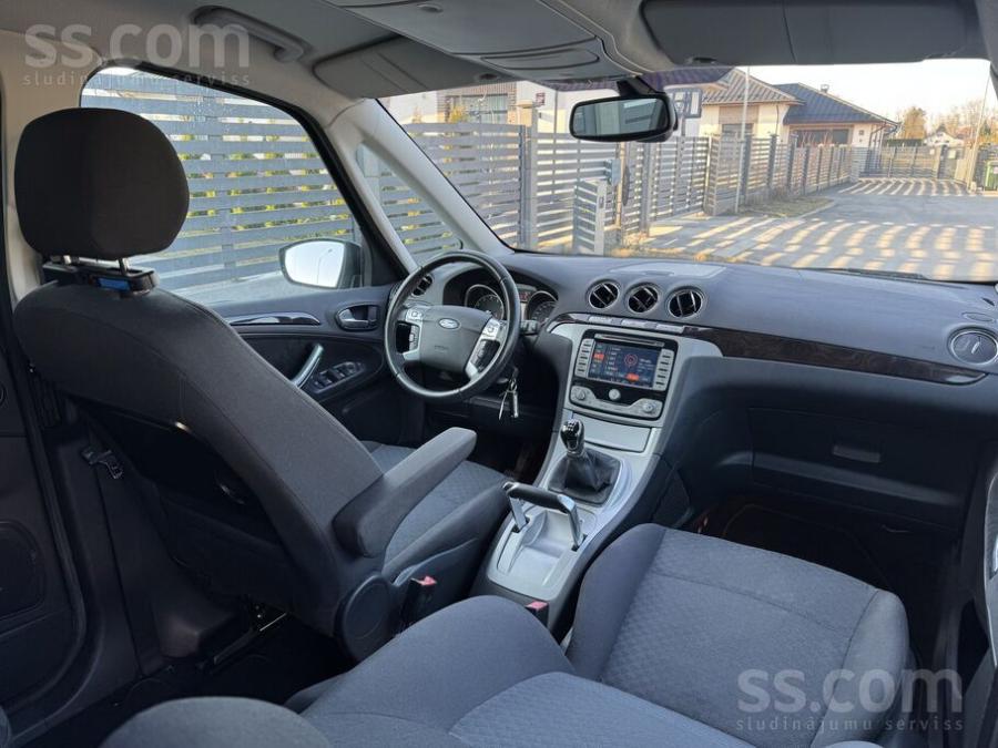 Blue Ford Galaxy 2008 in Jelgava, with an engine capacity of 2.00 L and mileage of 281 thousand km for 4700 €, photo 15 on AUTOMOTO.COM.LV