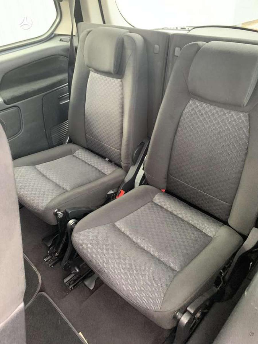 Blue Ford Galaxy 2009 in Kaunas, with an engine capacity of 2.00 L and mileage of 243 thousand km for 3650 €, photo 5 on AUTOMOTO.COM.LV