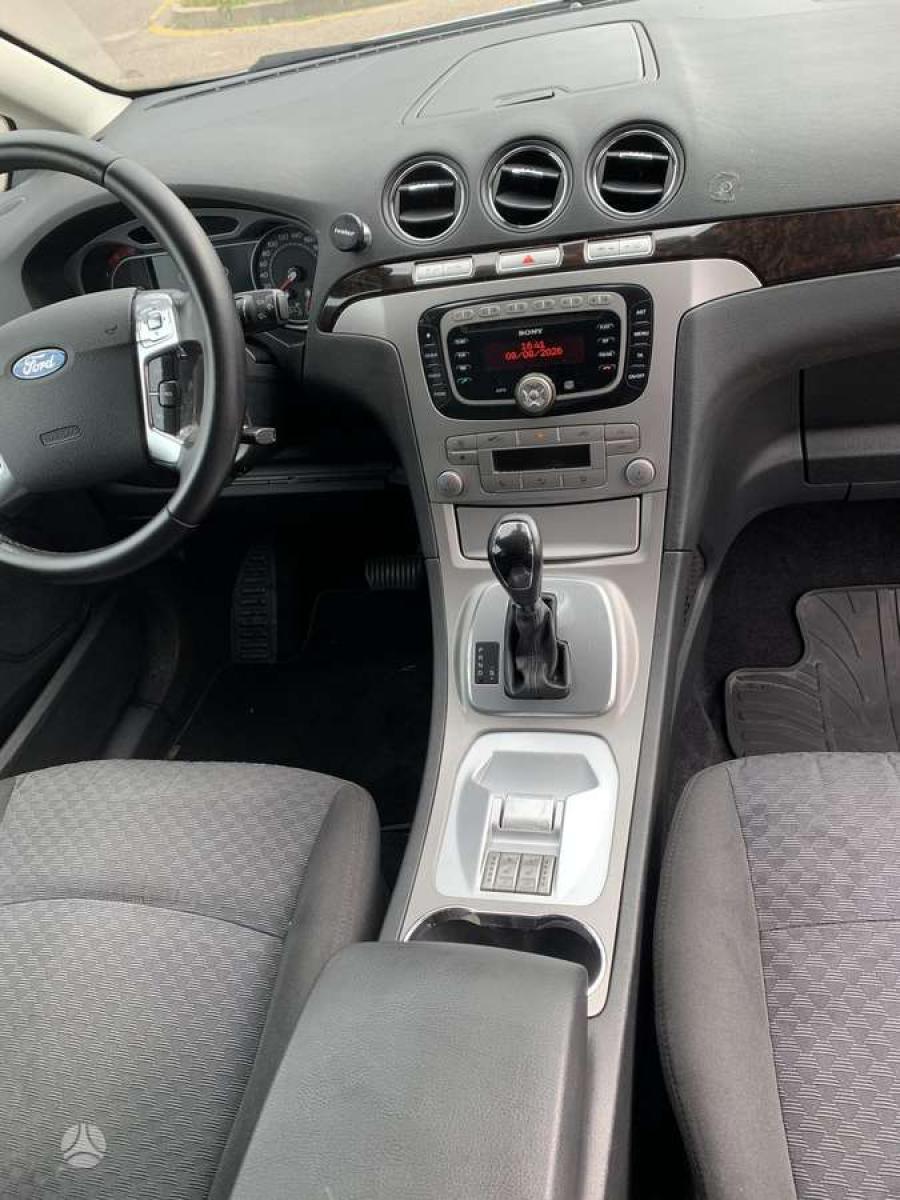 Blue Ford Galaxy 2009 in Kaunas, with an engine capacity of 2.00 L and mileage of 243 thousand km for 3650 €, photo 8 on AUTOMOTO.COM.LV