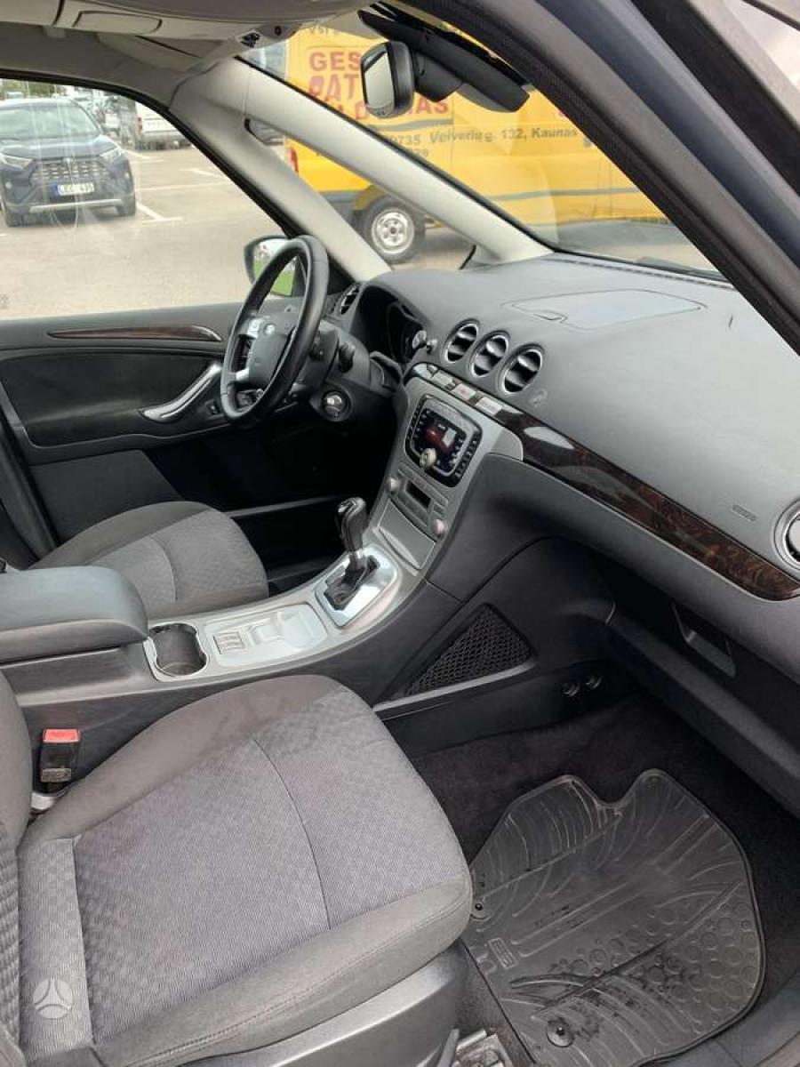 Blue Ford Galaxy 2009 in Kaunas, with an engine capacity of 2.00 L and mileage of 243 thousand km for 3650 €, photo 9 on AUTOMOTO.COM.LV