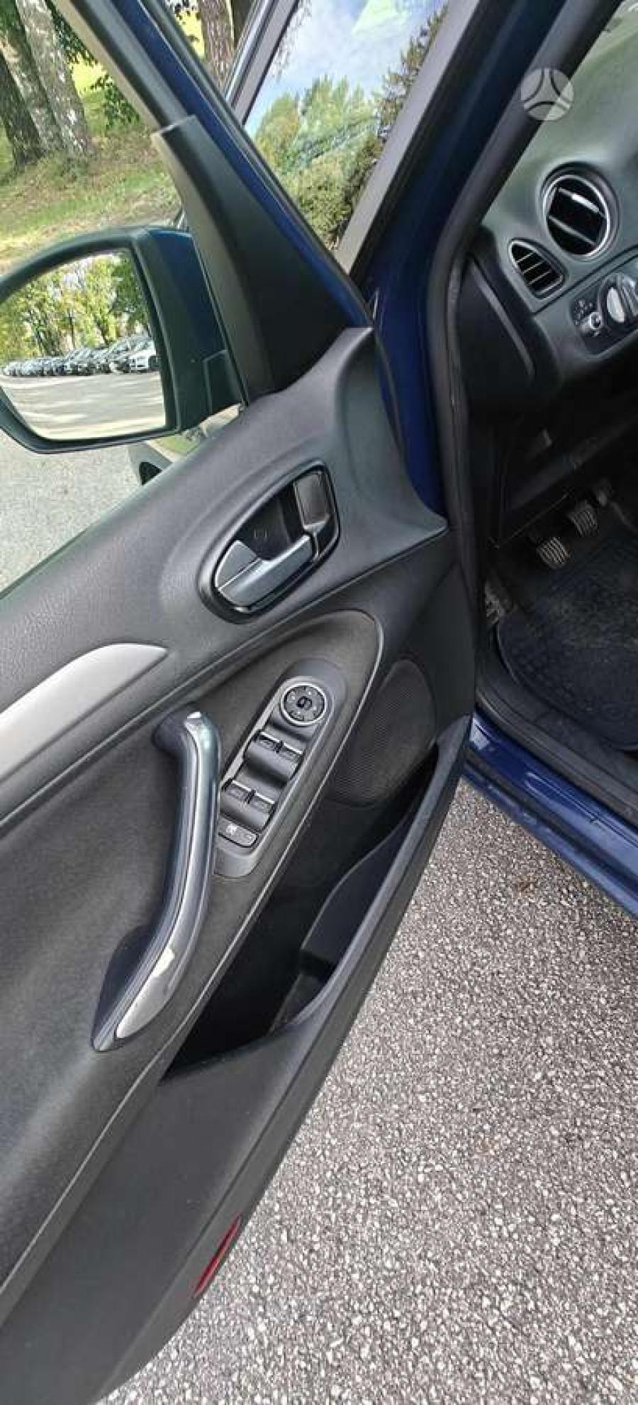 Blue Ford Galaxy 2010 in Kaunas, with an engine capacity of 2.00 L and mileage of 419 thousand km for 3900 €, photo 13 on AUTOMOTO.COM.LV