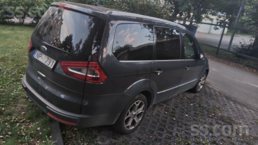 Blue Ford Galaxy 2011 in Riga, with an engine capacity of 2.00 L and mileage of 275 thousand km for 5000 €, photo 1 on AUTOMOTO.COM.LV