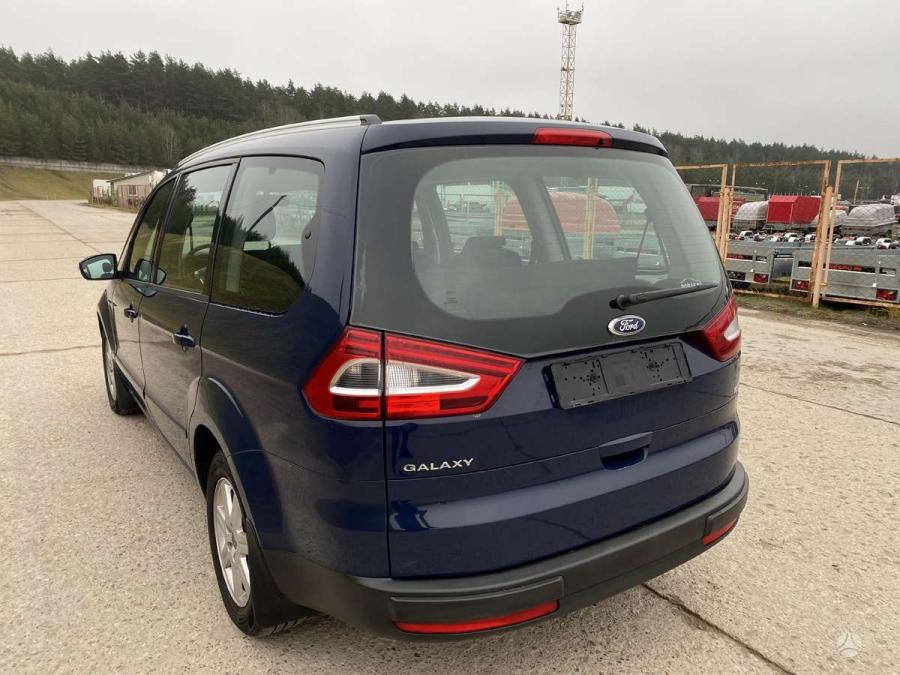 Zils Ford Galaxy 2012 Viļņa, ar dzinēja tilpumu 2.00 L un nobraukumu 249 tūkst. km par 3800 €, foto 5 vietnē AUTOMOTO.COM.LV