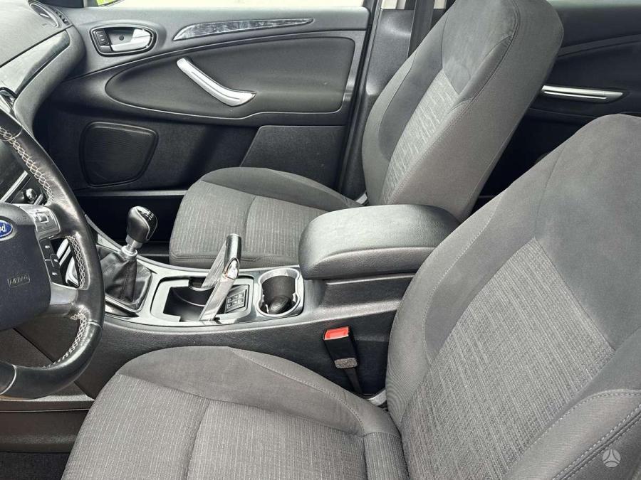 Zils Ford Galaxy 2012 Utena, ar dzinēja tilpumu 2.20 L un nobraukumu 282 tūkst. km par 4650 €, foto 13 vietnē AUTOMOTO.COM.LV