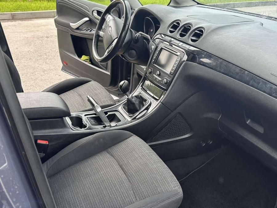 Zils Ford Galaxy 2012 Utena, ar dzinēja tilpumu 2.20 L un nobraukumu 282 tūkst. km par 4650 €, foto 19 vietnē AUTOMOTO.COM.LV