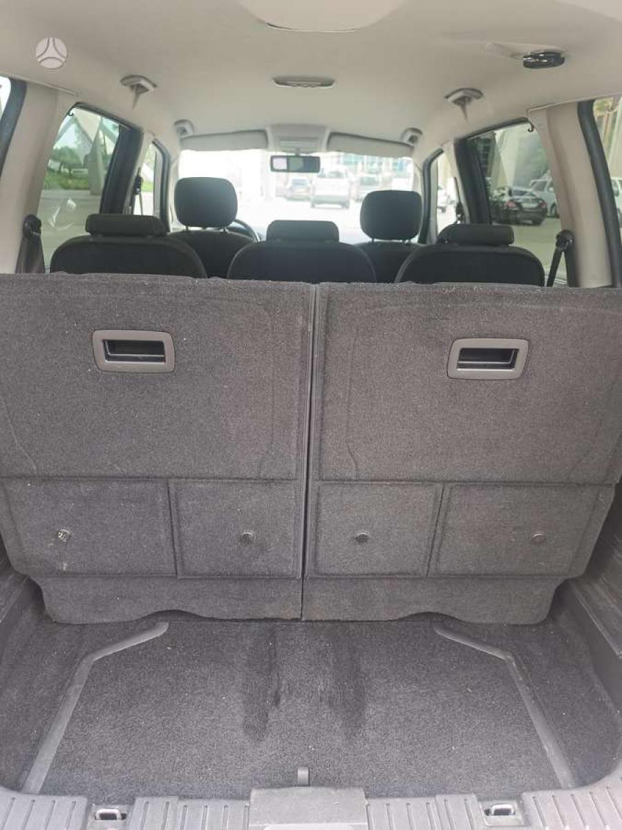 Blue Ford Galaxy 2012 in Druskininkai, with an engine capacity of 2.00 L and mileage of 278 thousand km for 4800 €, photo 16 on AUTOMOTO.COM.LV