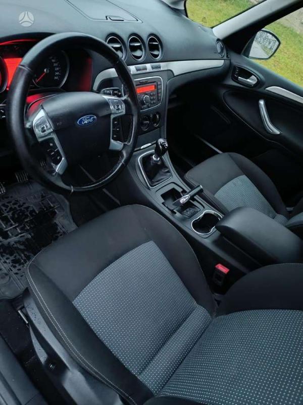 Blue Ford Galaxy 2013 in Druskininkai, with an engine capacity of 2.00 L and mileage of 284 thousand km for 5100 €, photo 11 on AUTOMOTO.COM.LV