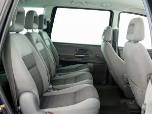Blue Ford Galaxy 2004 in Tallinn, with an engine capacity of 1.90 L and mileage of 324 thousand km for 1299 €, photo 8 on AUTOMOTO.COM.LV